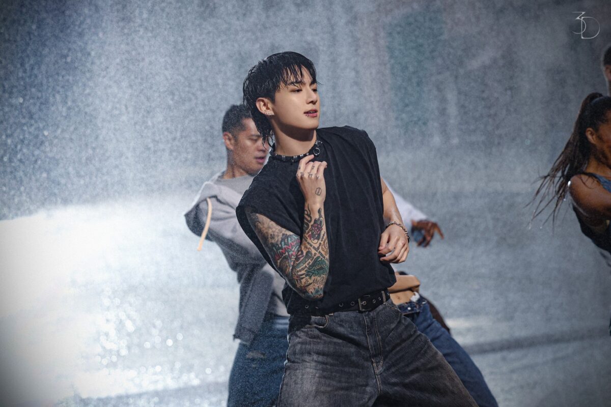 GOLDEN: O DEBUT MAIS BRILHANTE DO KPOP - B-Armys Acadêmicas